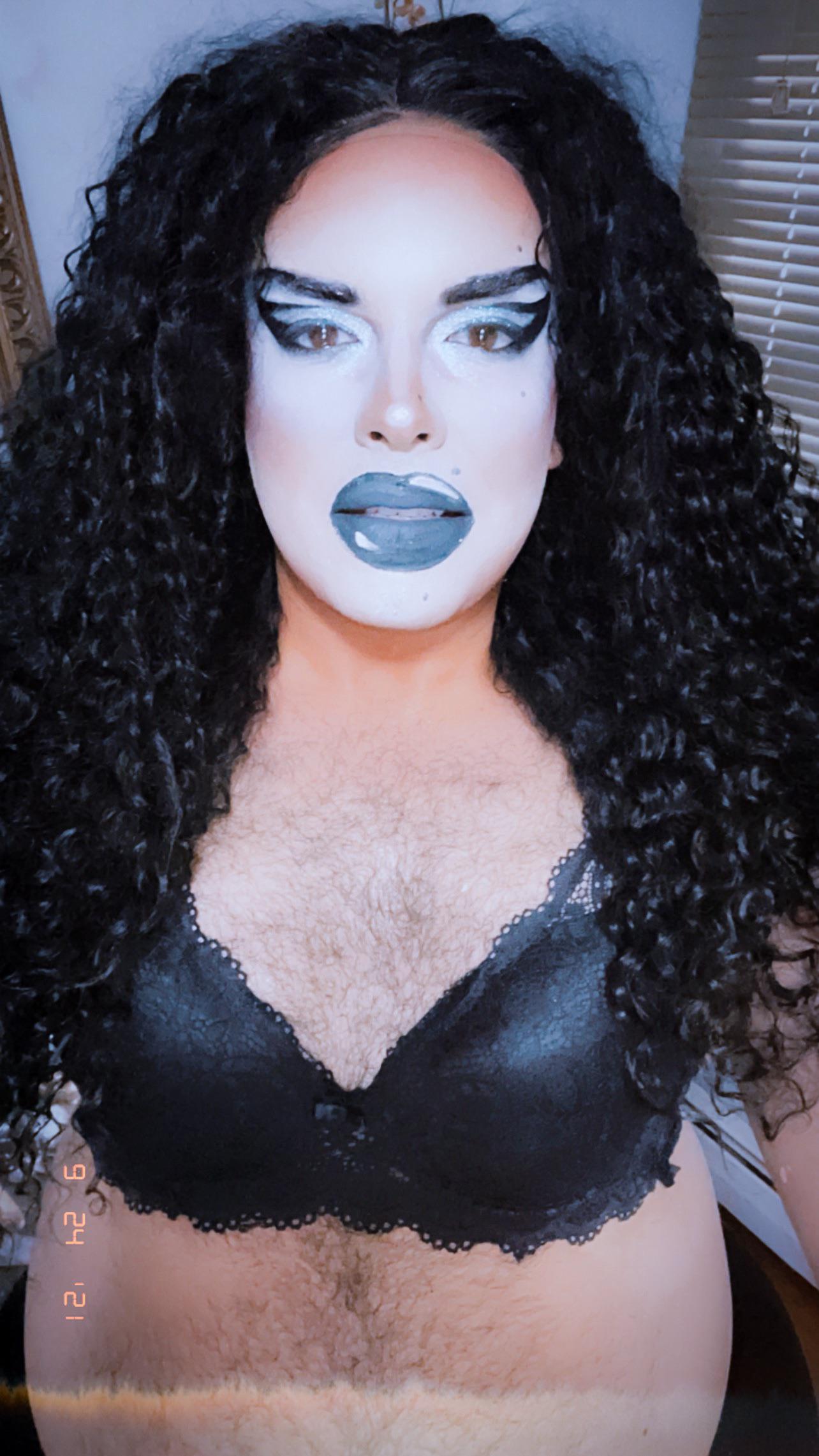 names Queen B!tch | Scrolller