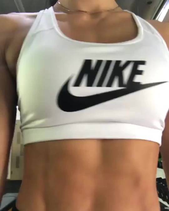 Nari Yang | Scrolller