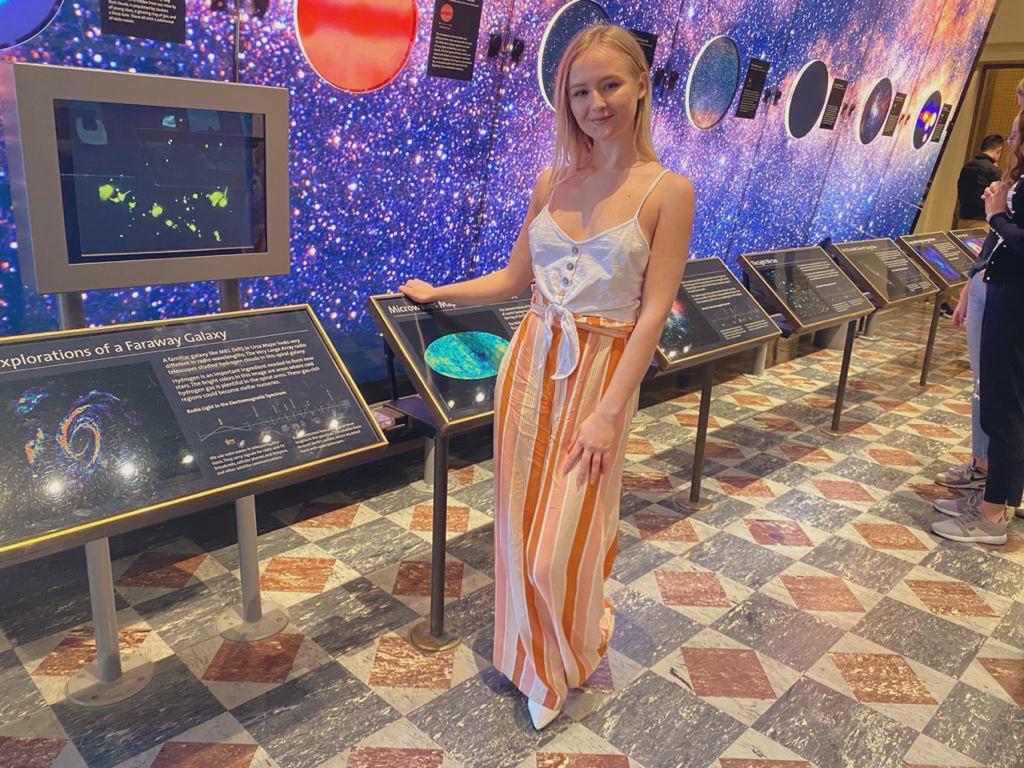 Natalia Queen at the Griffith Observatory | Scrolller