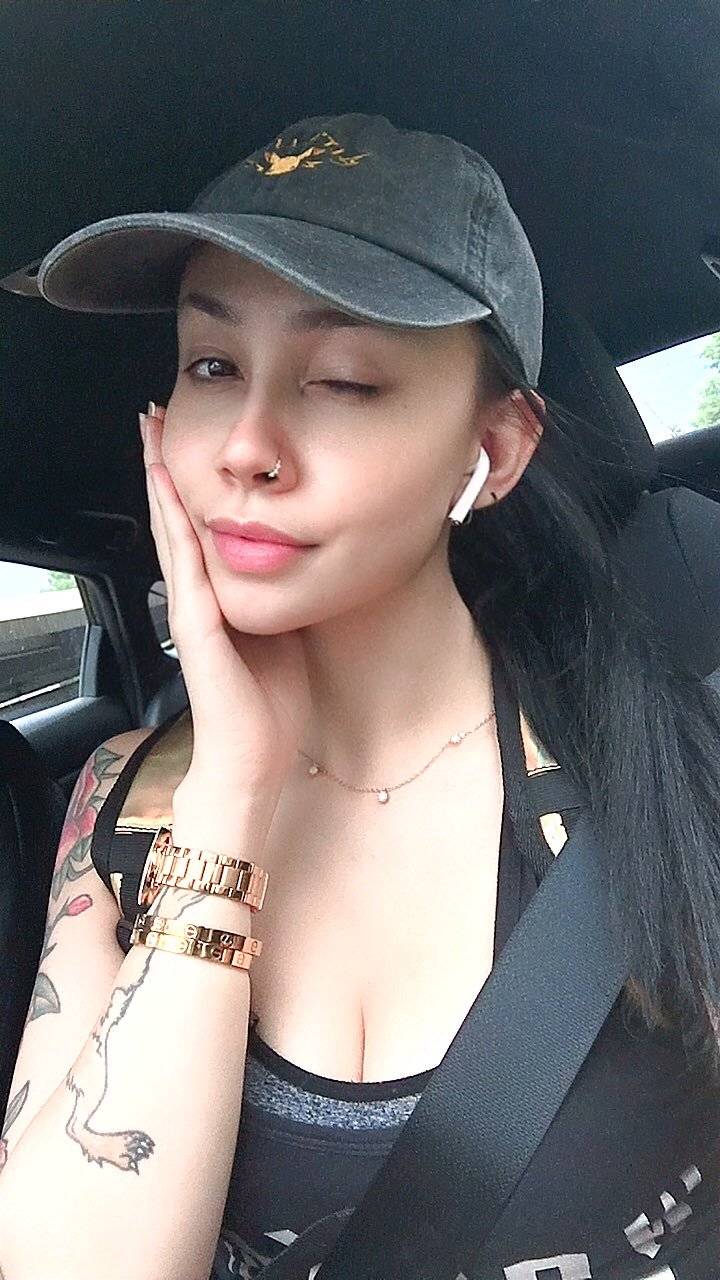 Natural, no makeup face - by Felicia Vox [bonus pic in comments] | Scrolller