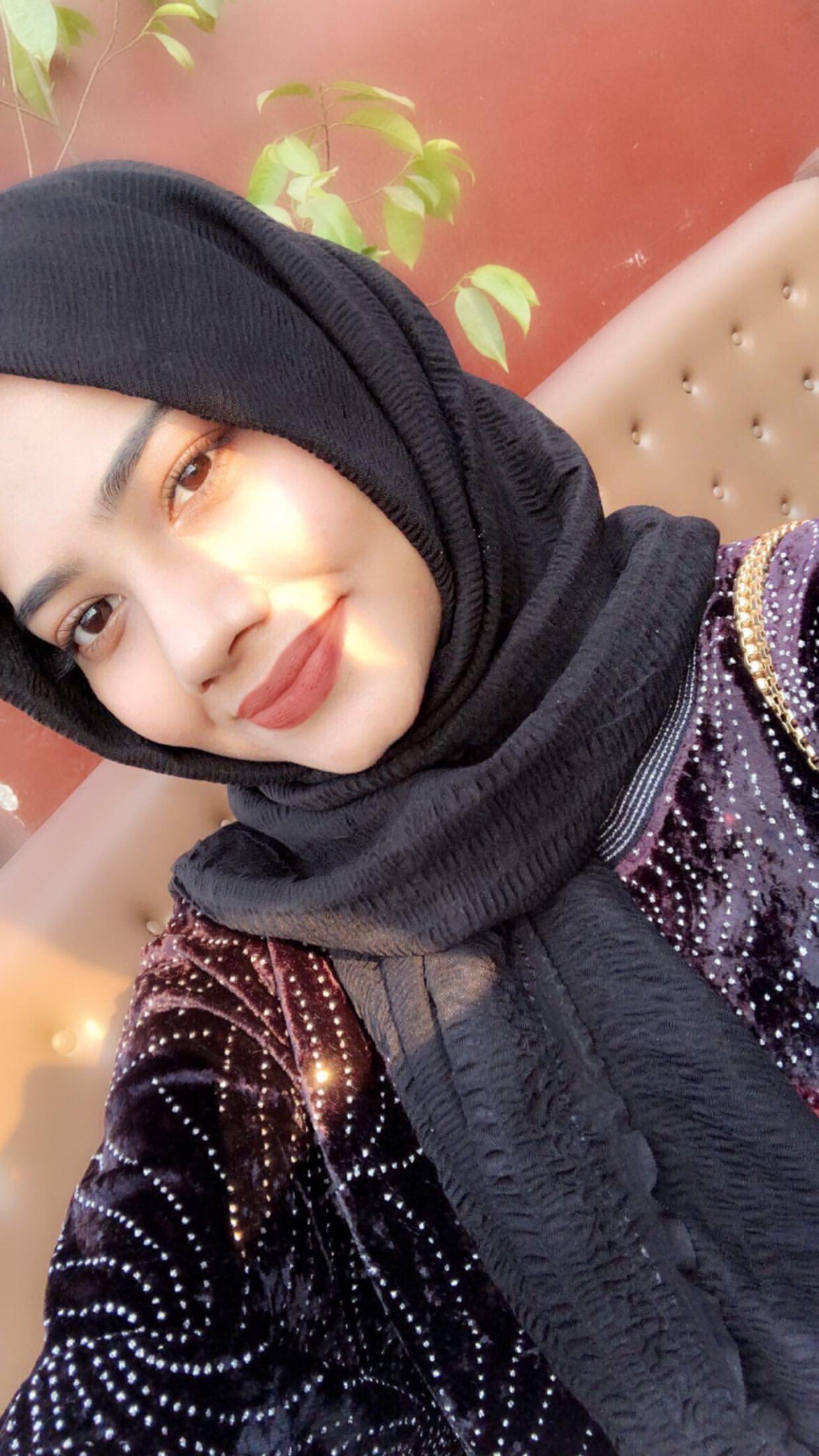 Natural Wife | Scrolller