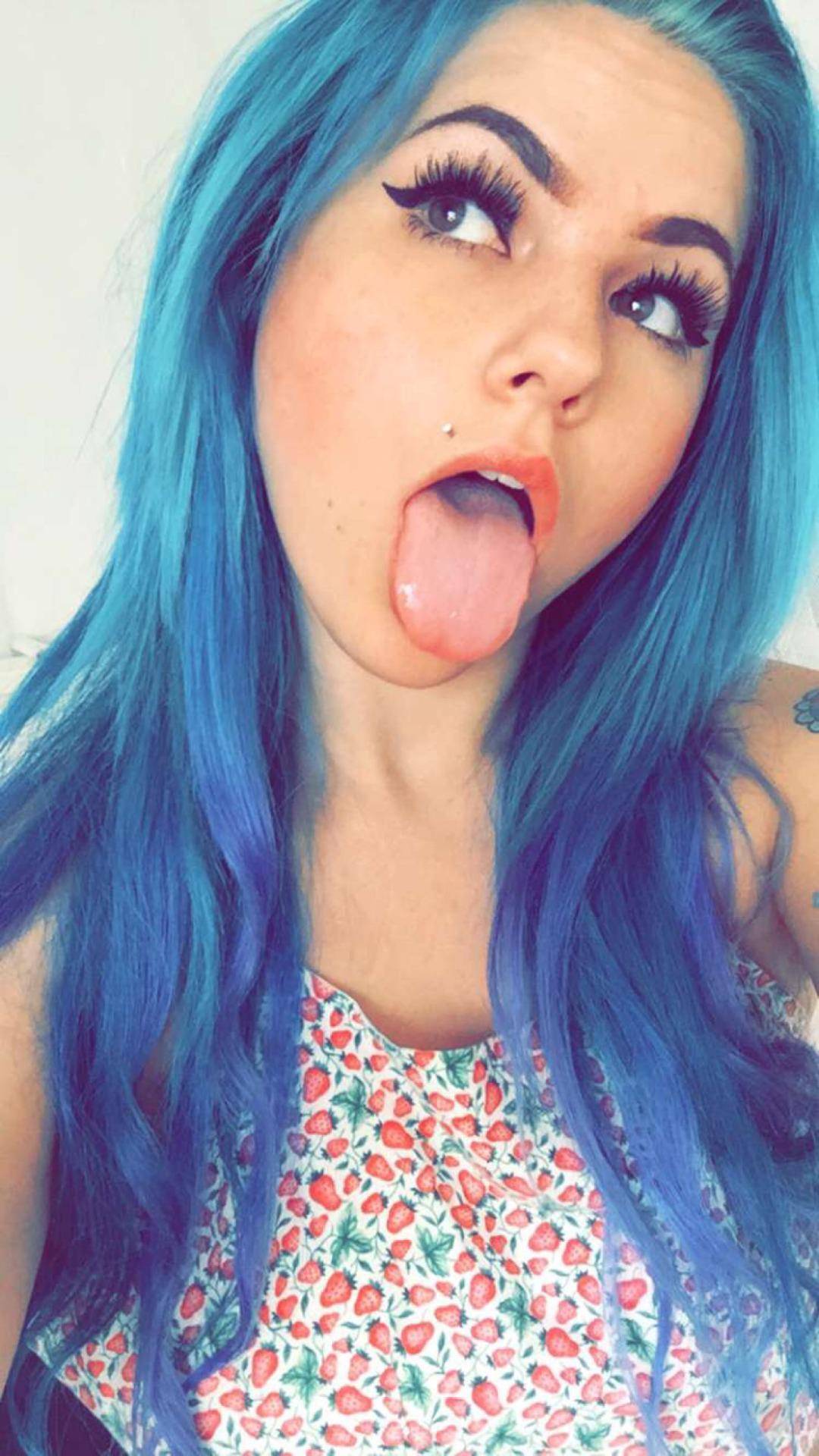 Naughty Face | Scrolller