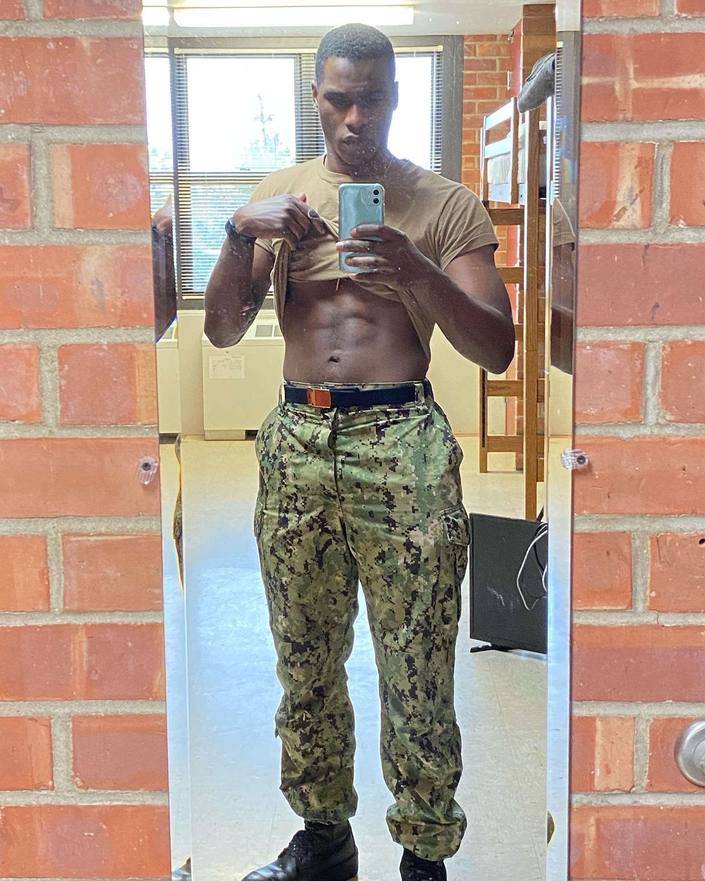 Navy sailor's do it better😌 | Scrolller