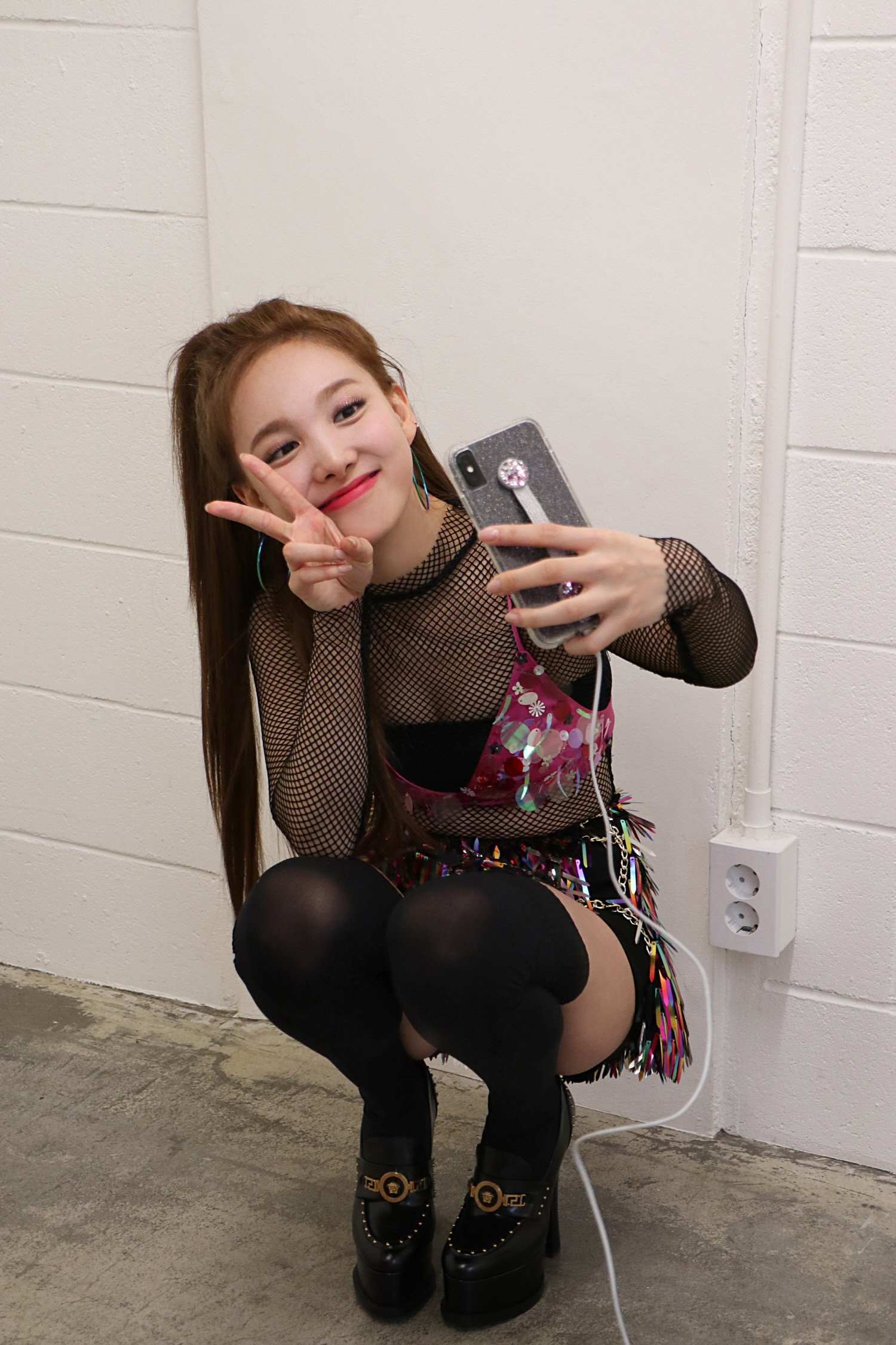 Nayeon taking a selca | Scrolller