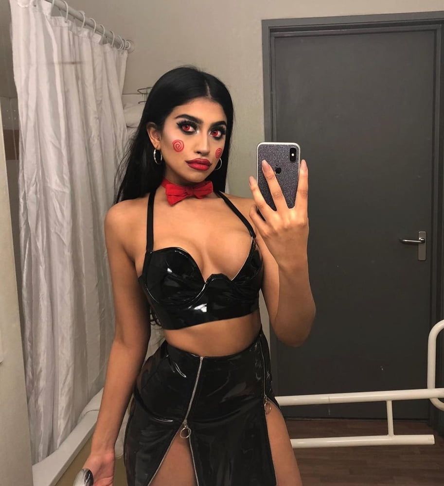 Nearly Halloween, time for these sluts to show off 👅 | Scrolller