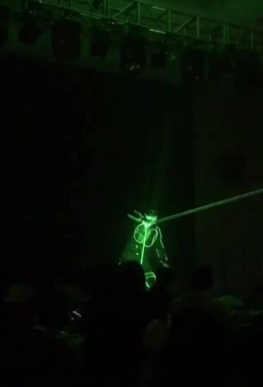 Neat laser show | Scrolller