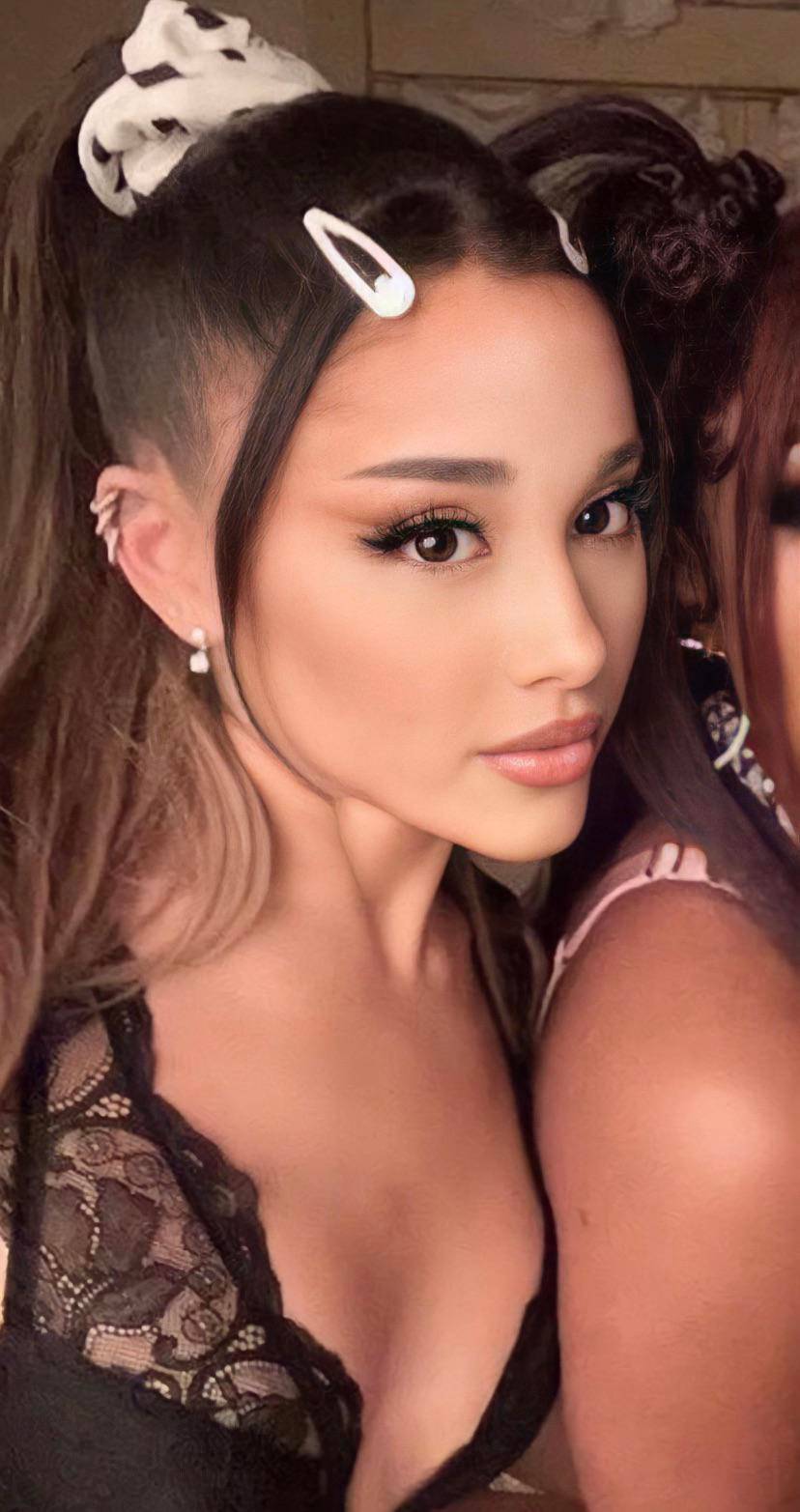 Need a Bi Bud (18+Only) to help me cum to Ariana | Scrolller