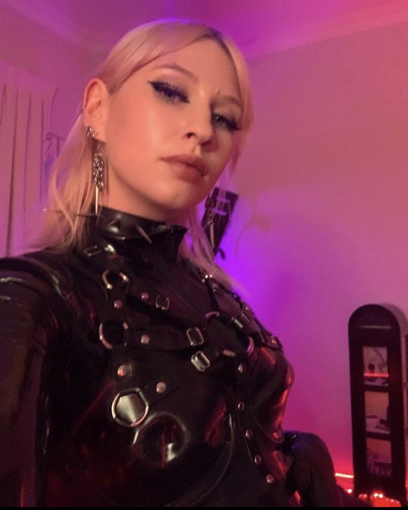 Need a serious sub | Scrolller