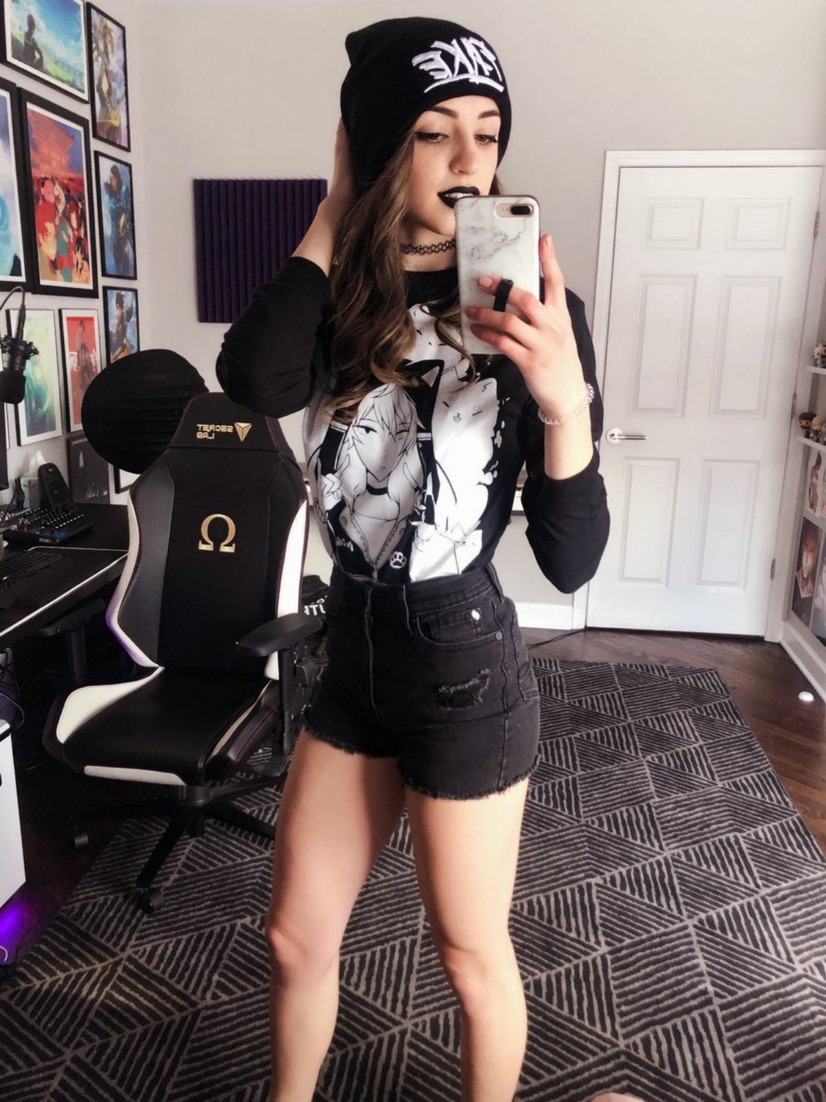 need goth Gibi to dom and own me | Scrolller