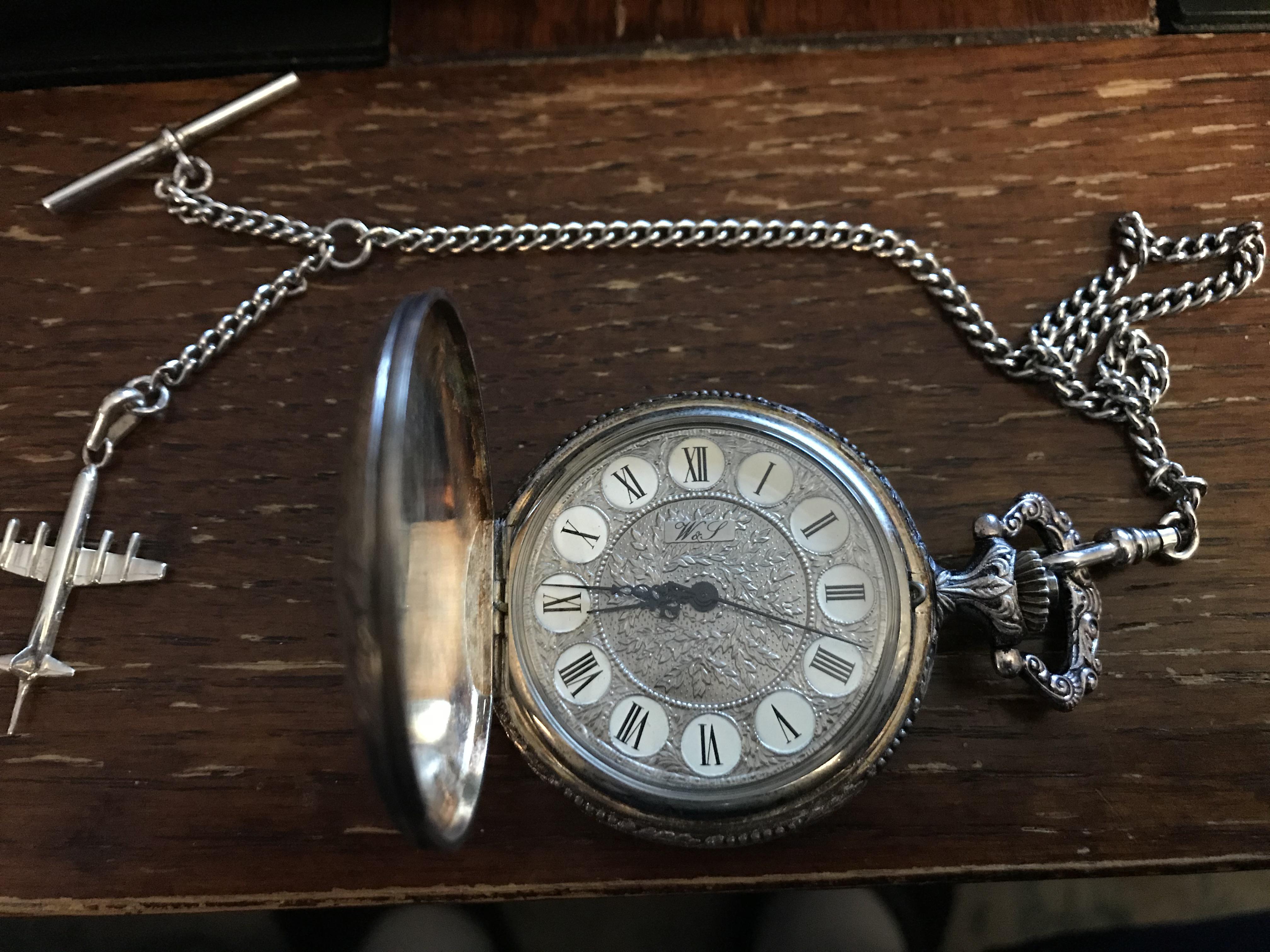 Need help identifying a pocket watch | Scrolller