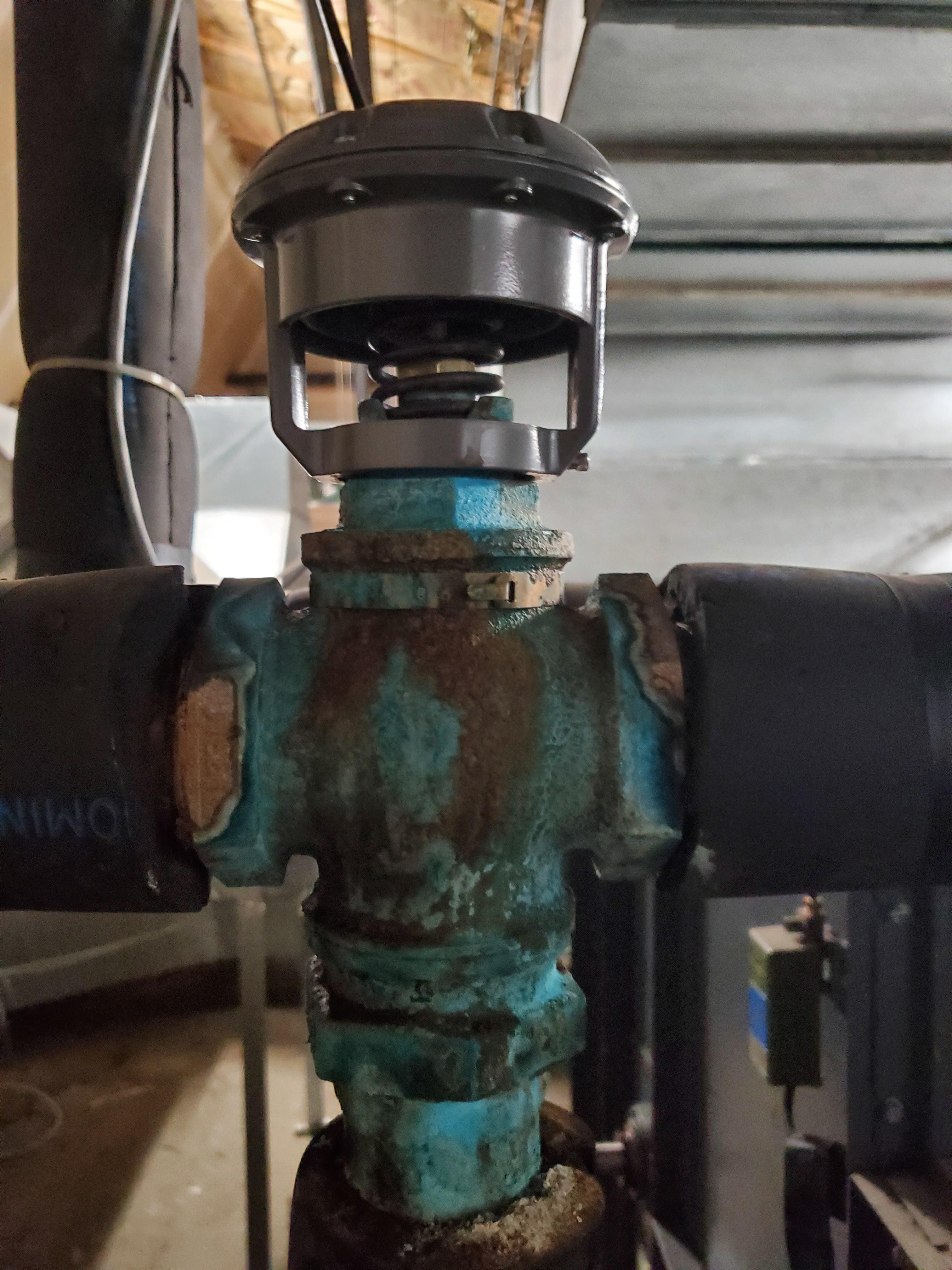 Need help identifying this valve | Scrolller