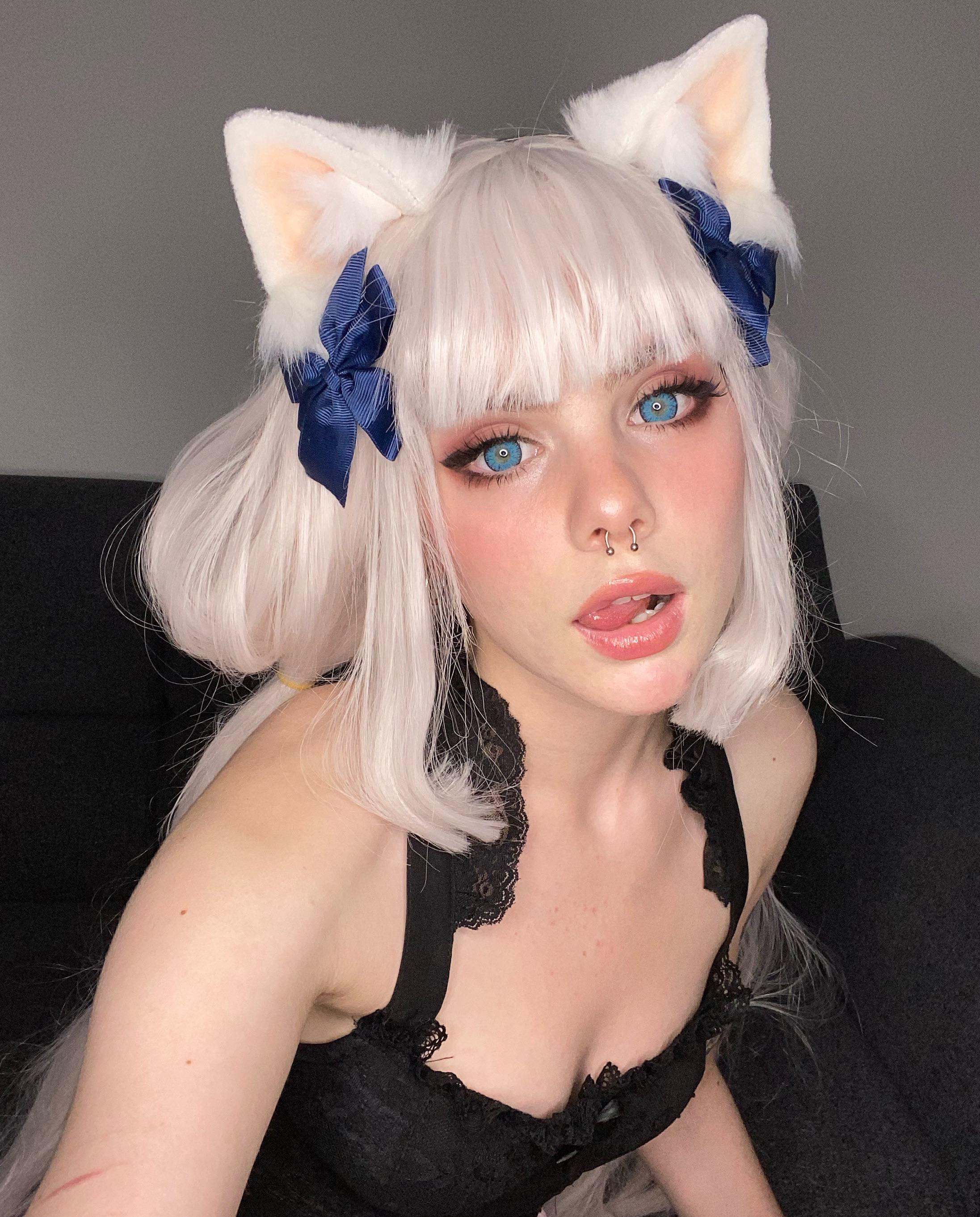 need some head pets plss | Scrolller