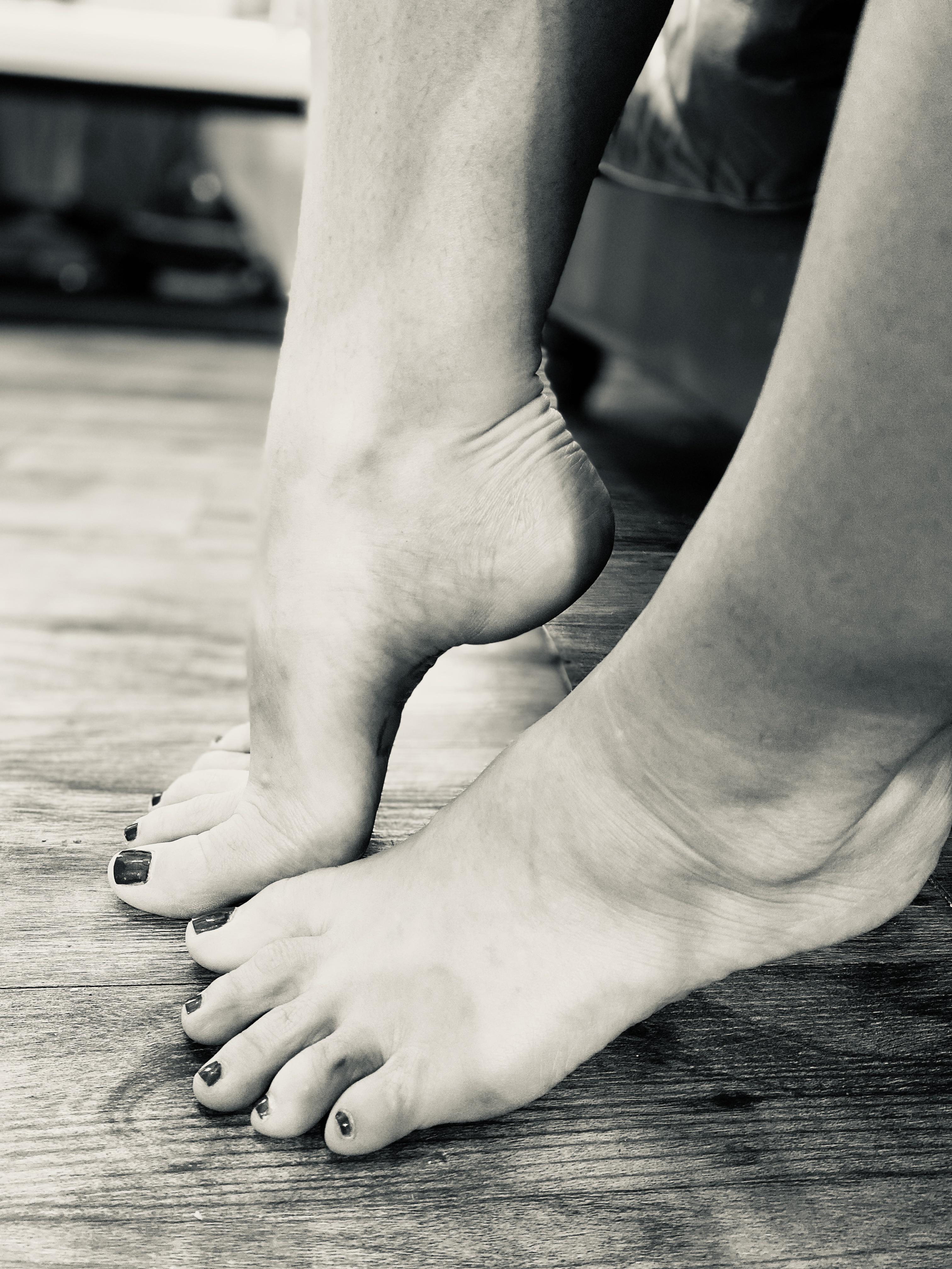 Need you to rub these heels. 😘 | Scrolller