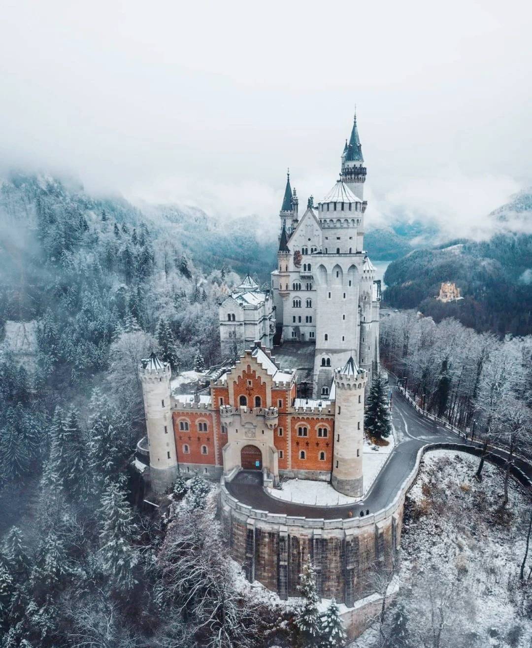 Neuschwanstein (@Aaliyah15196160) | Scrolller