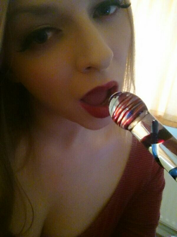 New glass dildo I was gi[f]ted, we've been getting acquainted ;) | Scrolller