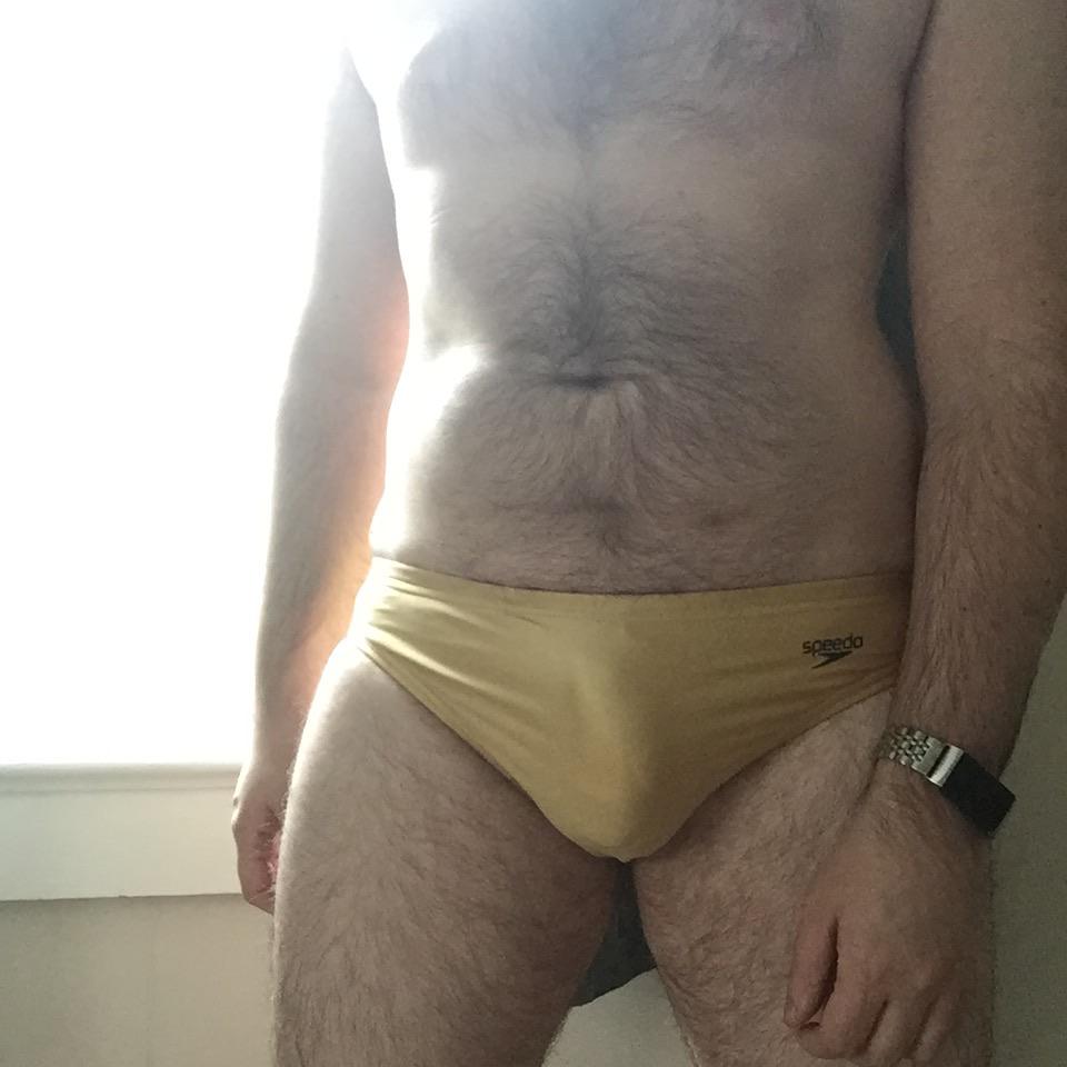 New gold Speedo | Scrolller