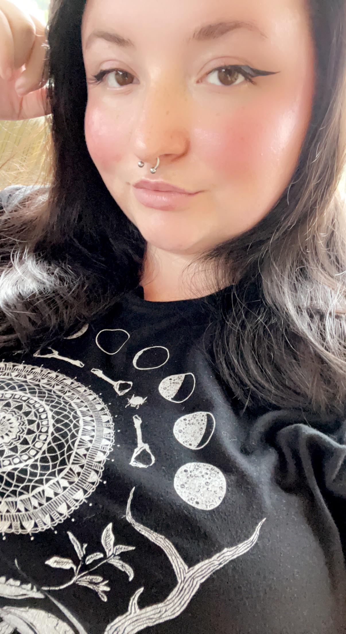 New hair, same girl 🖤 | Scrolller