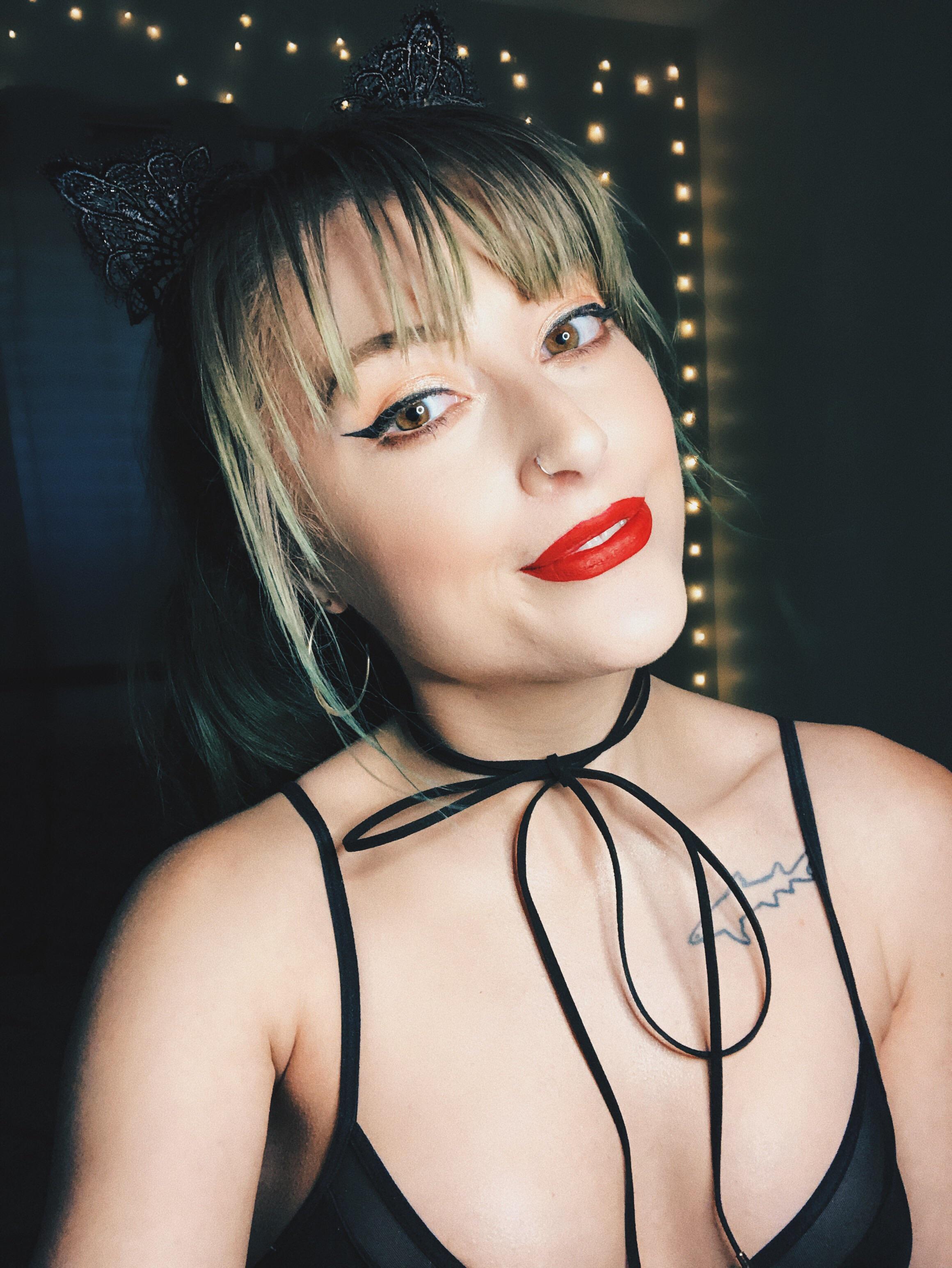 New lil cat ears 🥰 | Scrolller