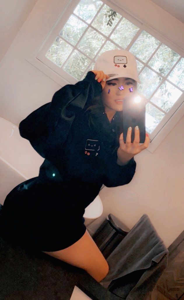 new merch pic | Scrolller