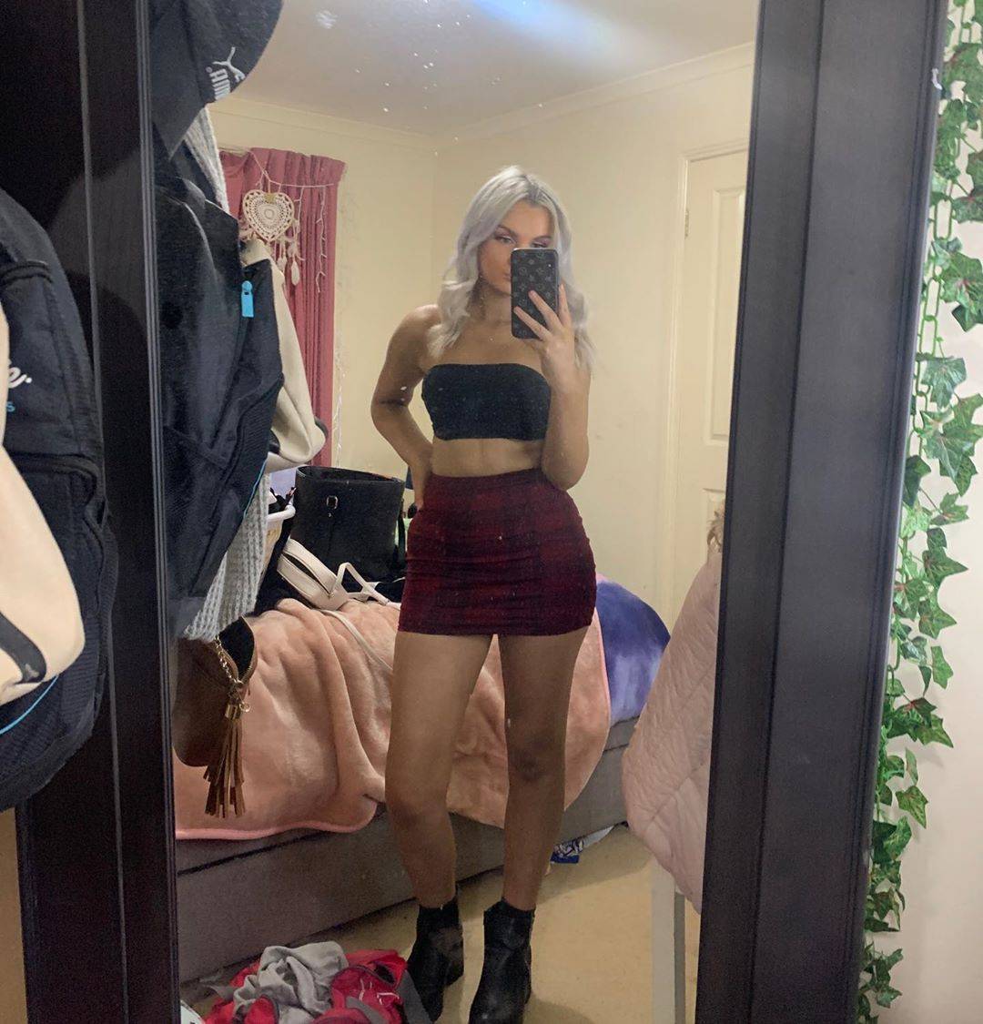 New Skirt, Risky Red! | Scrolller