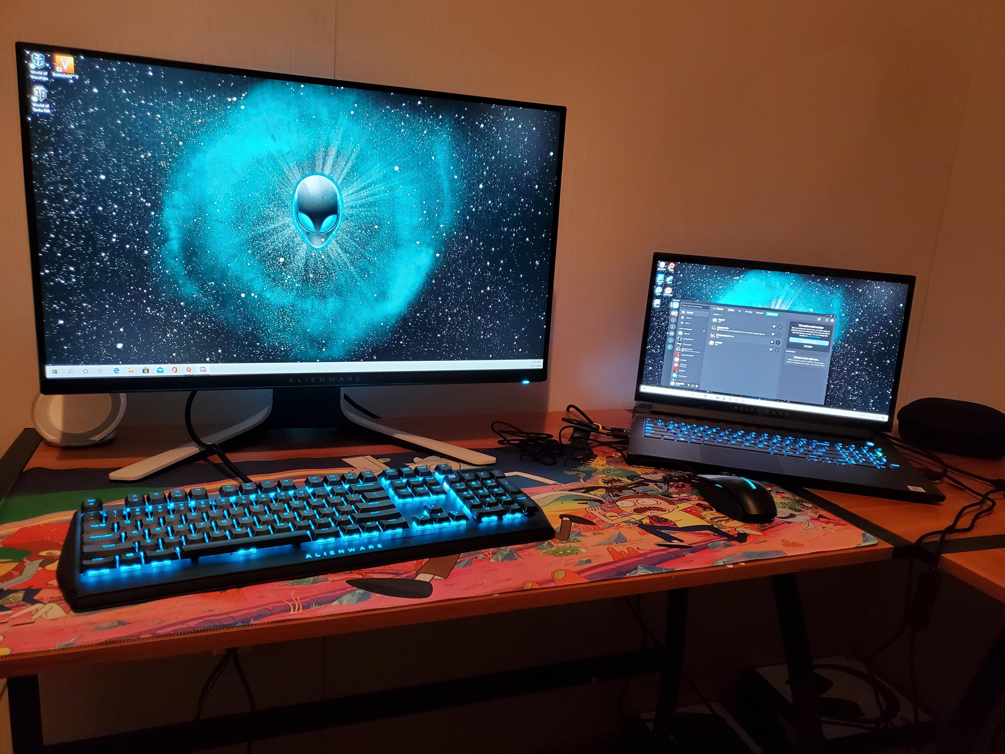 New to the alienware scene just wanted to display my current set up ! So far im loving the M17 ...