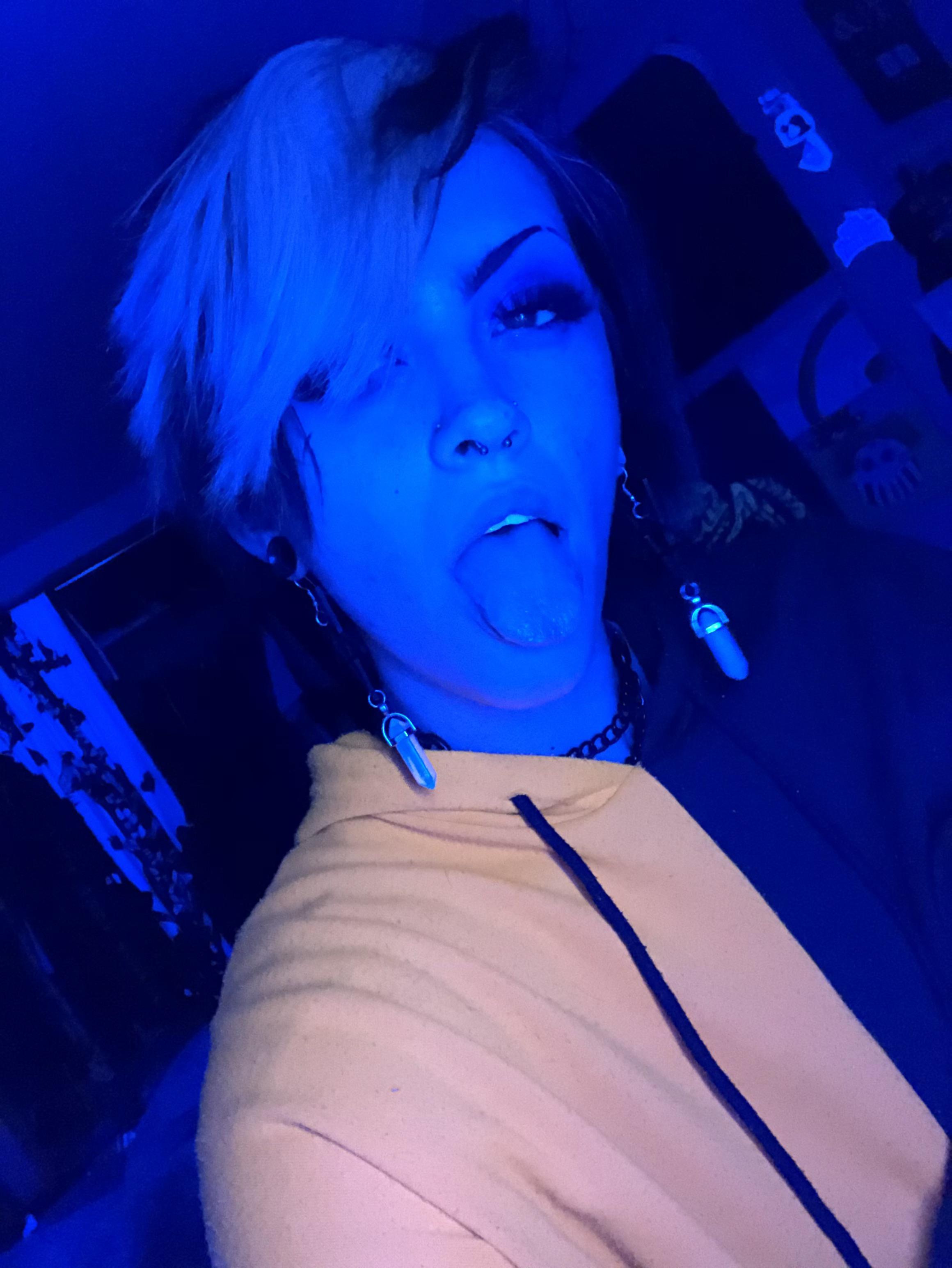 New uv reactive hairrrr | Scrolller