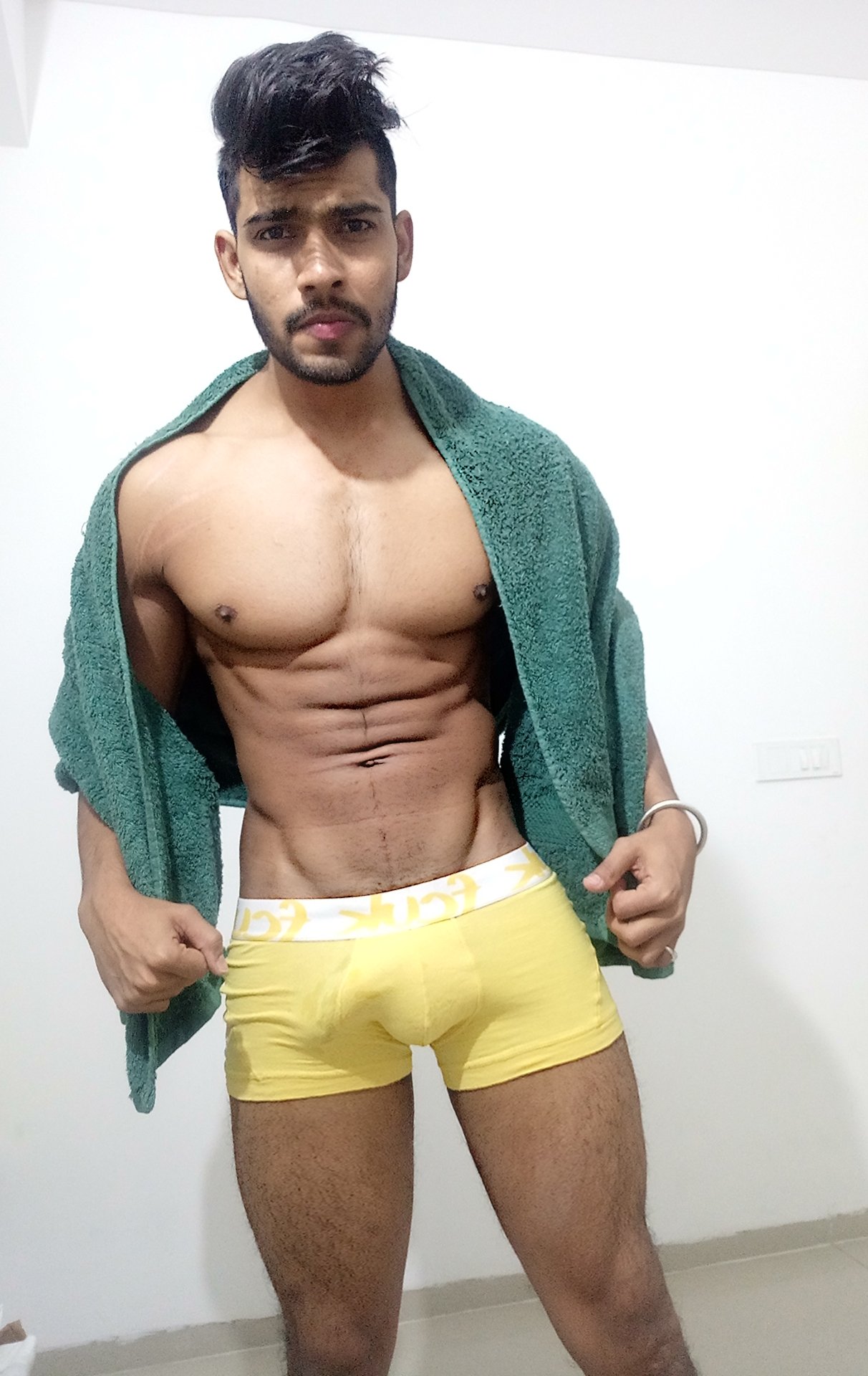 Nice bulge. | Scrolller