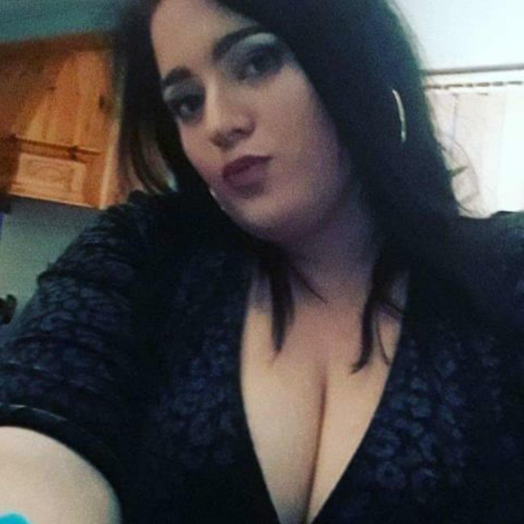 Nice cleavage | Scrolller