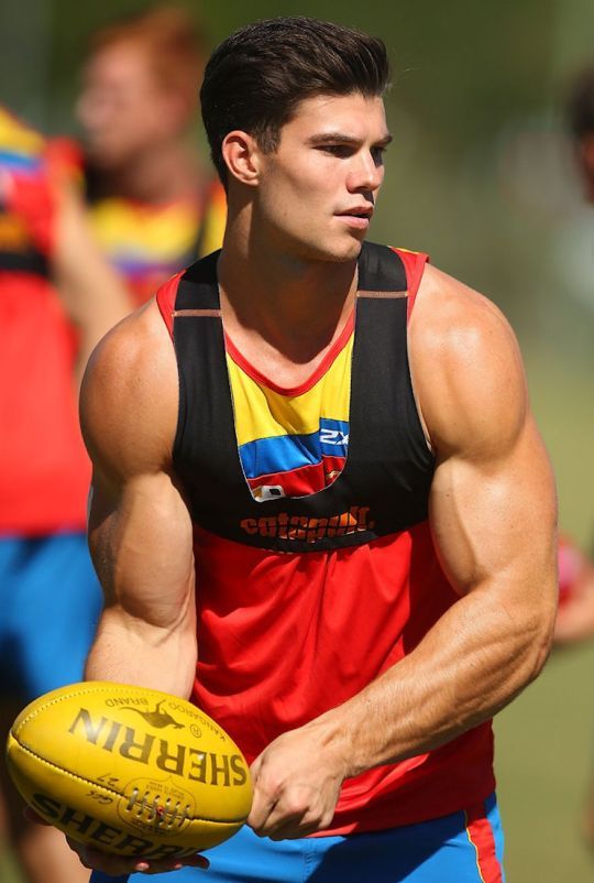 Nice guns! | Scrolller