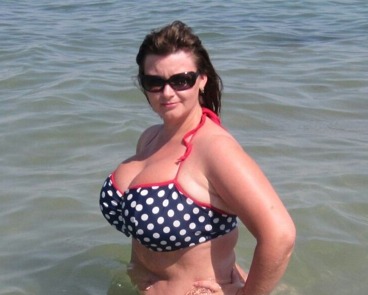 Nice rack on this curvy lady | Scrolller