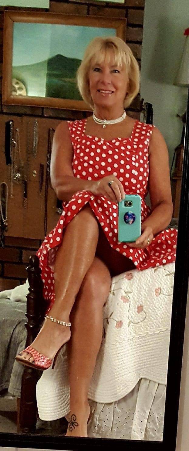 Nice Upskirt Scrolller