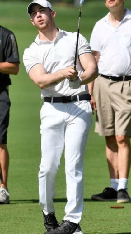 Nick Jonas | Scrolller