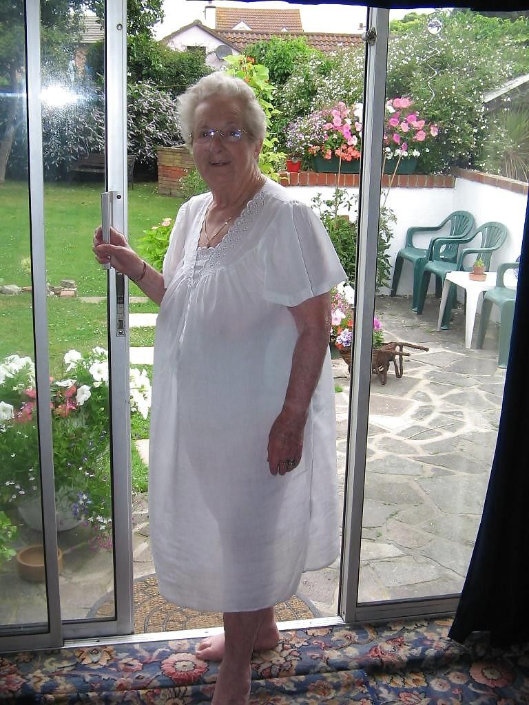 nightgown, middle of the day | Scrolller