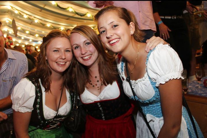 Dirndl at night[3] | Scrolller