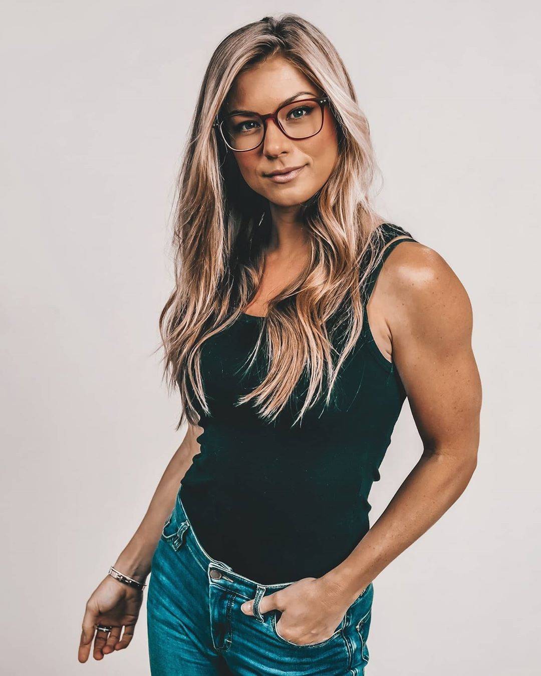 Nikki leigh | Scrolller