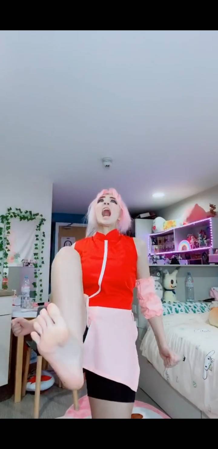 Nintendo.grl | Scrolller