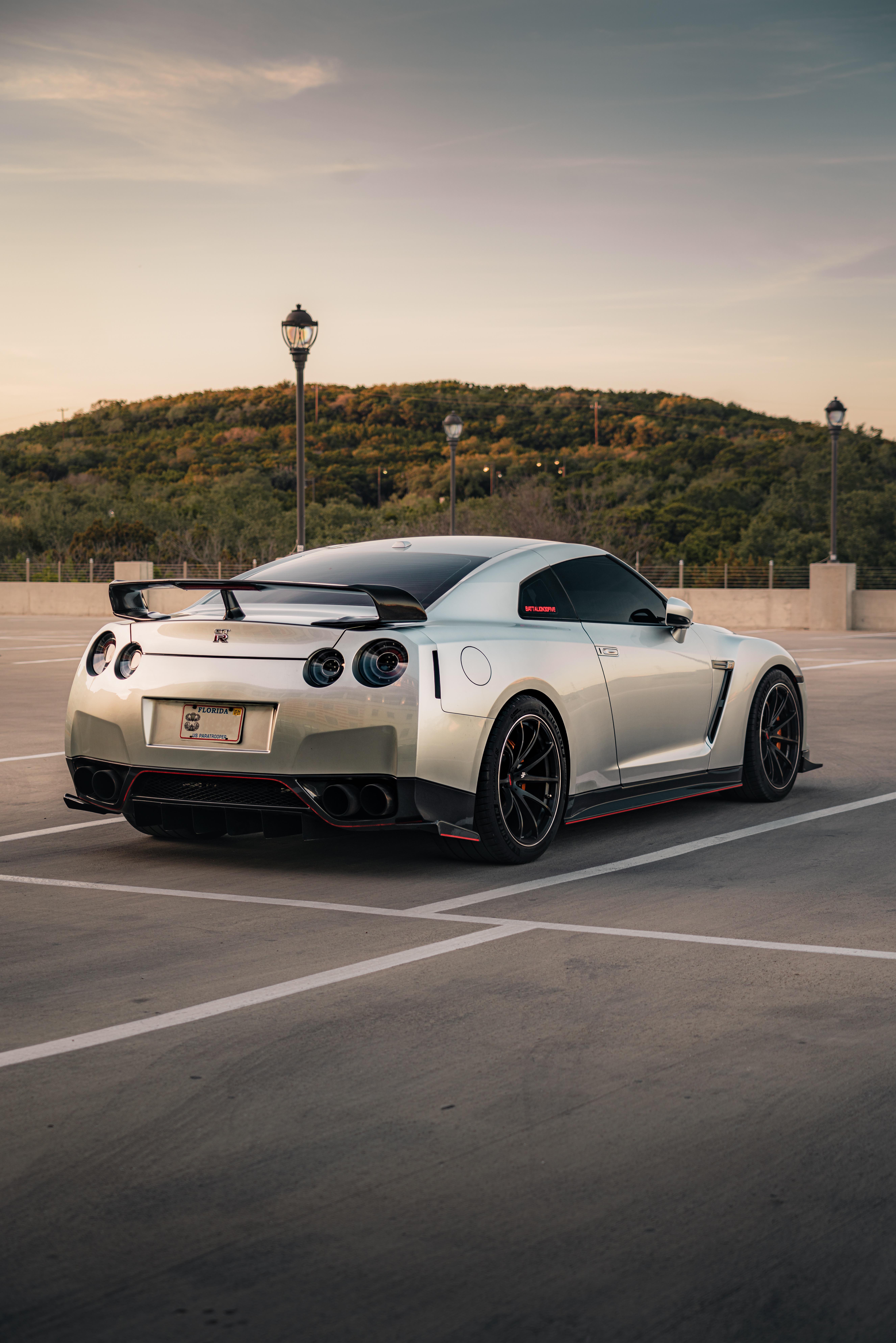 Nissan GTR | Scrolller