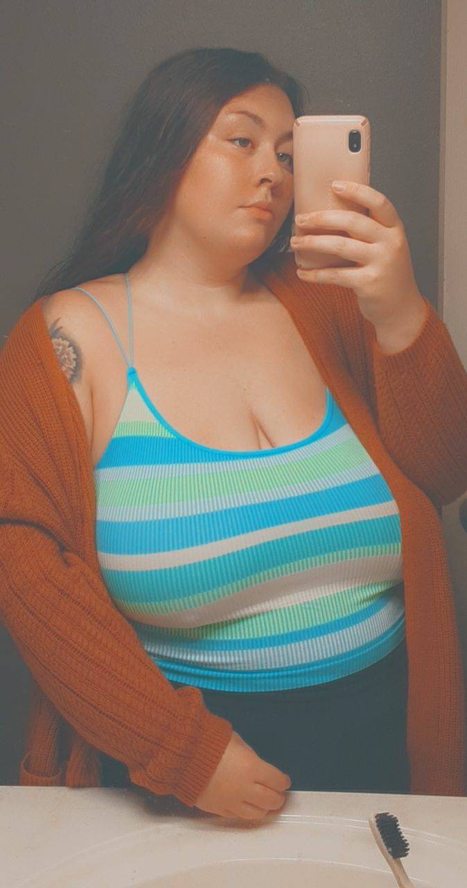 No bra is better 🥴😘 | Scrolller