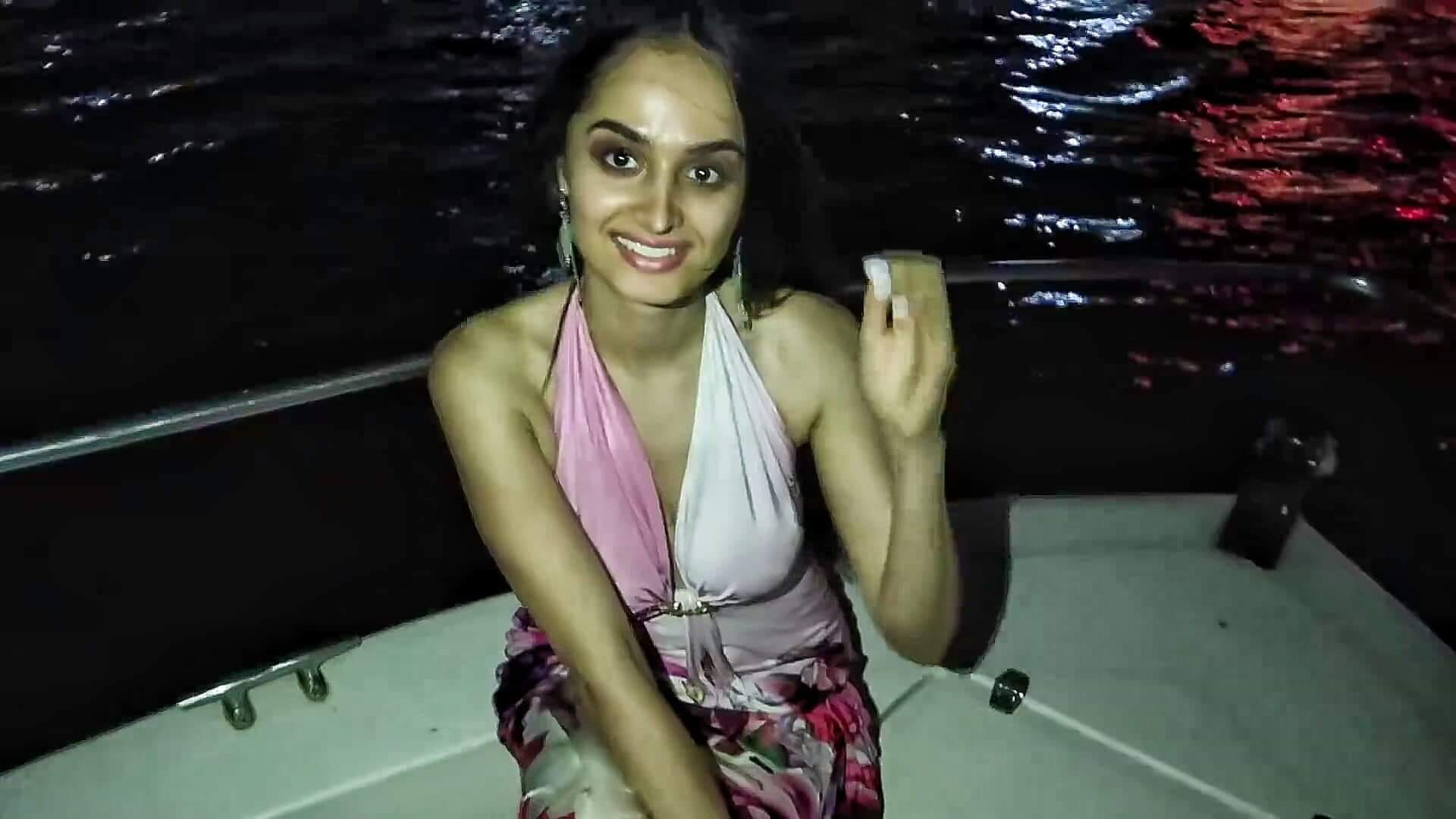 No bra Lana ftw 😜😜 | Scrolller