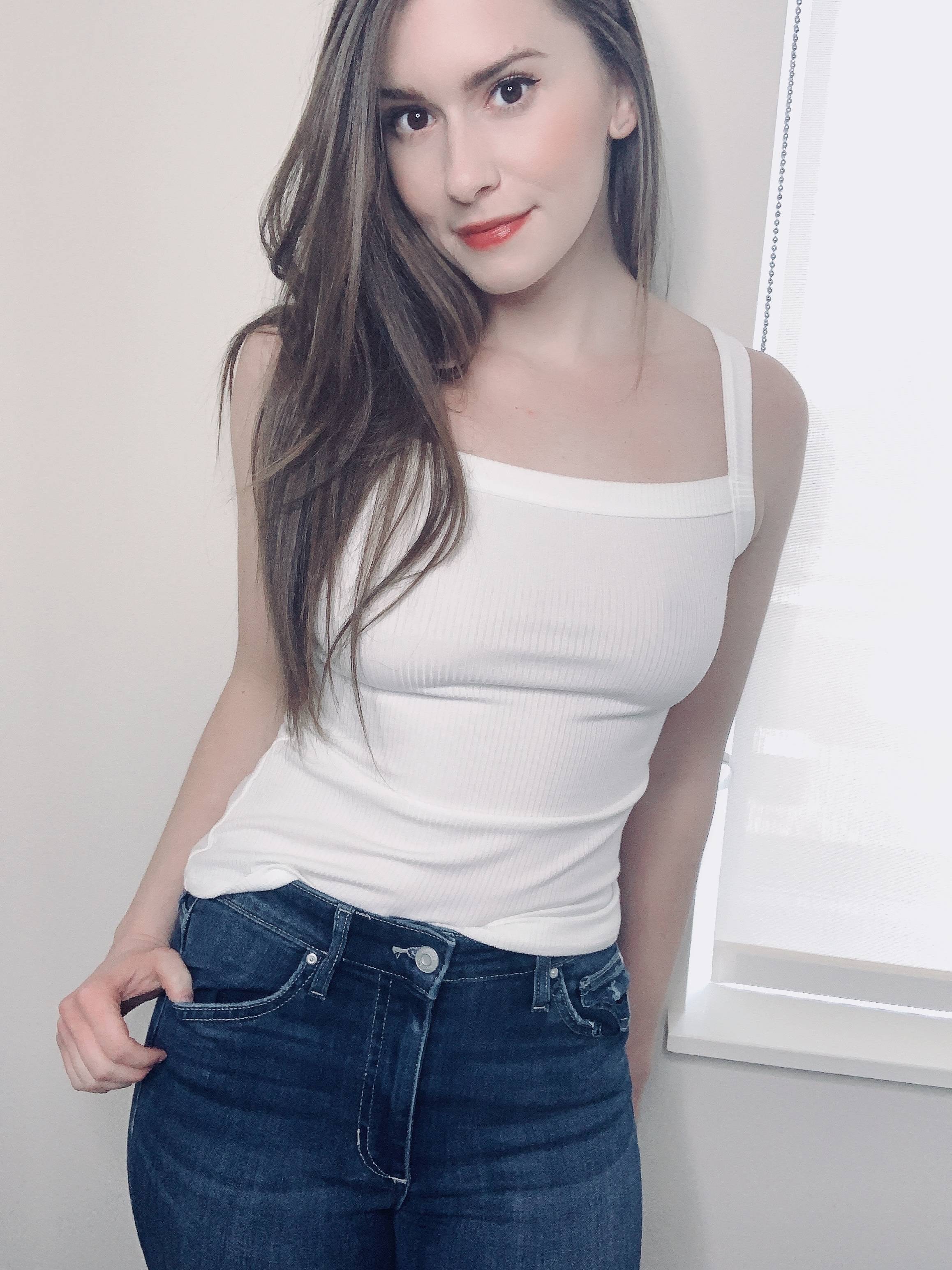 No bras allowed | Scrolller