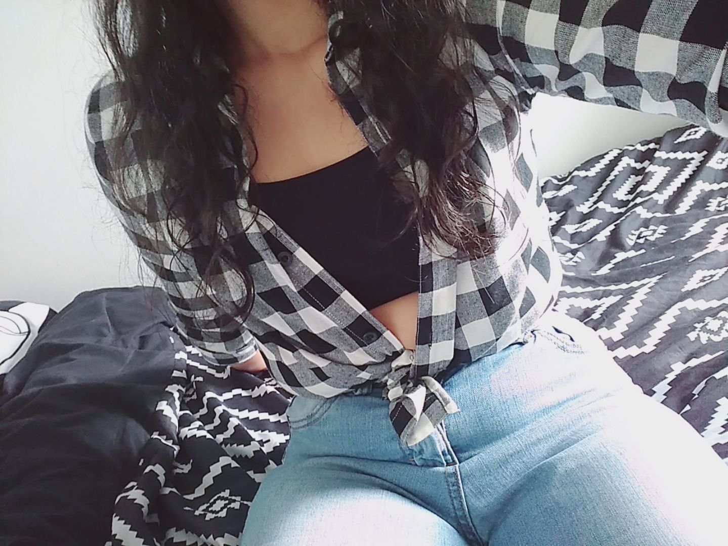 No cleavage, no problem | Scrolller