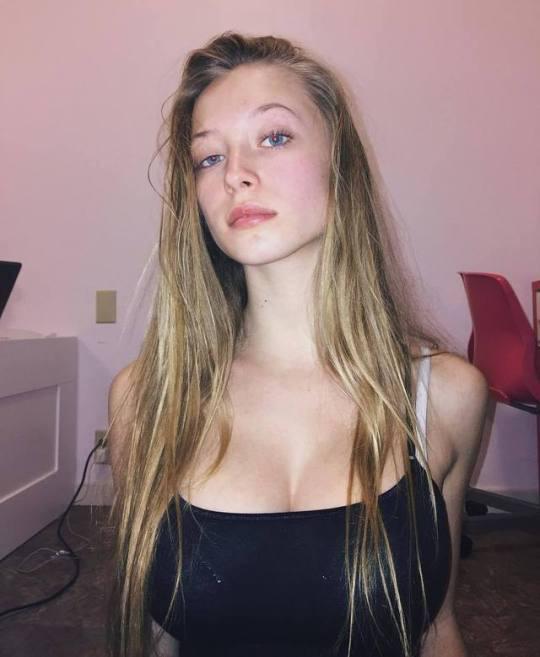 No makeup | Scrolller