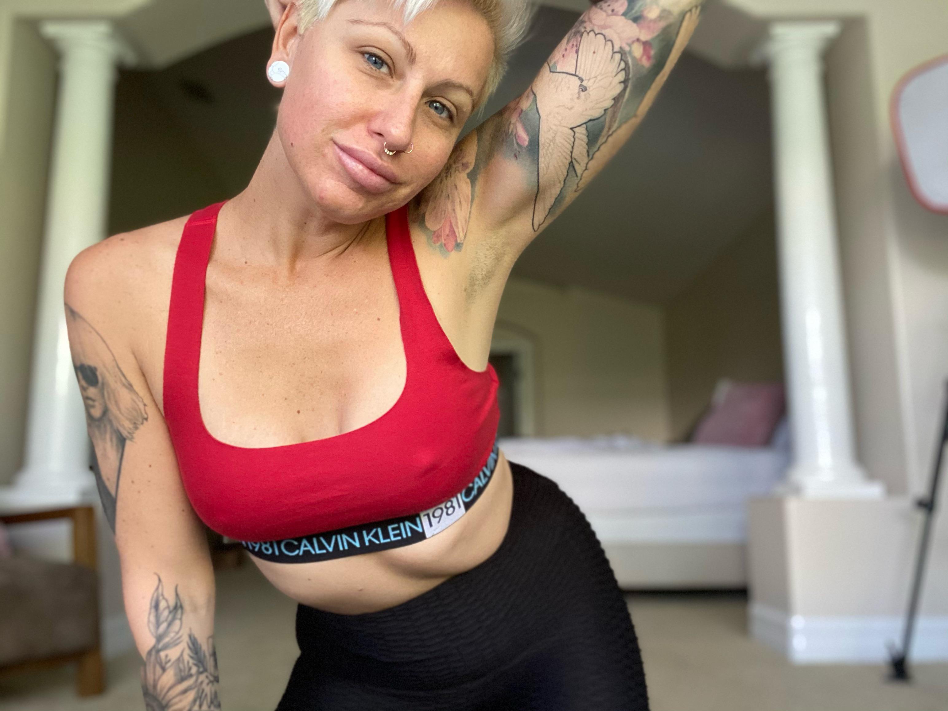 No makeup | Scrolller