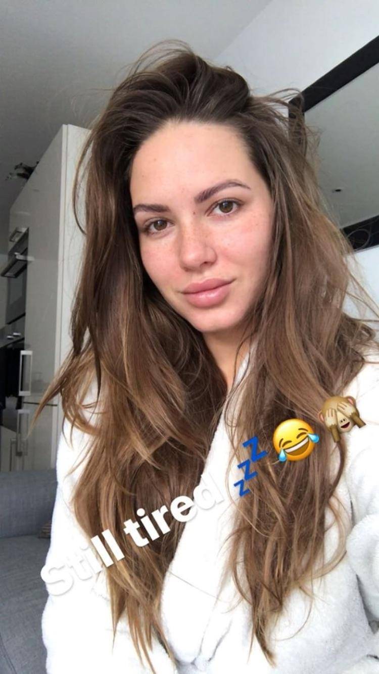 No makeup | Scrolller