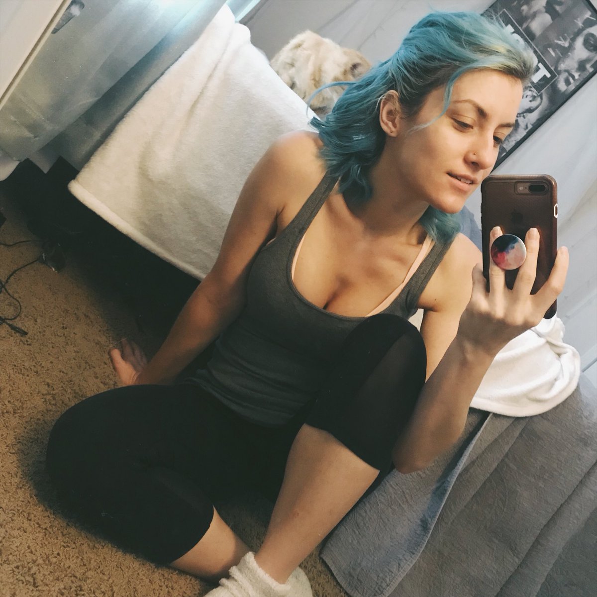 No makeup | Scrolller