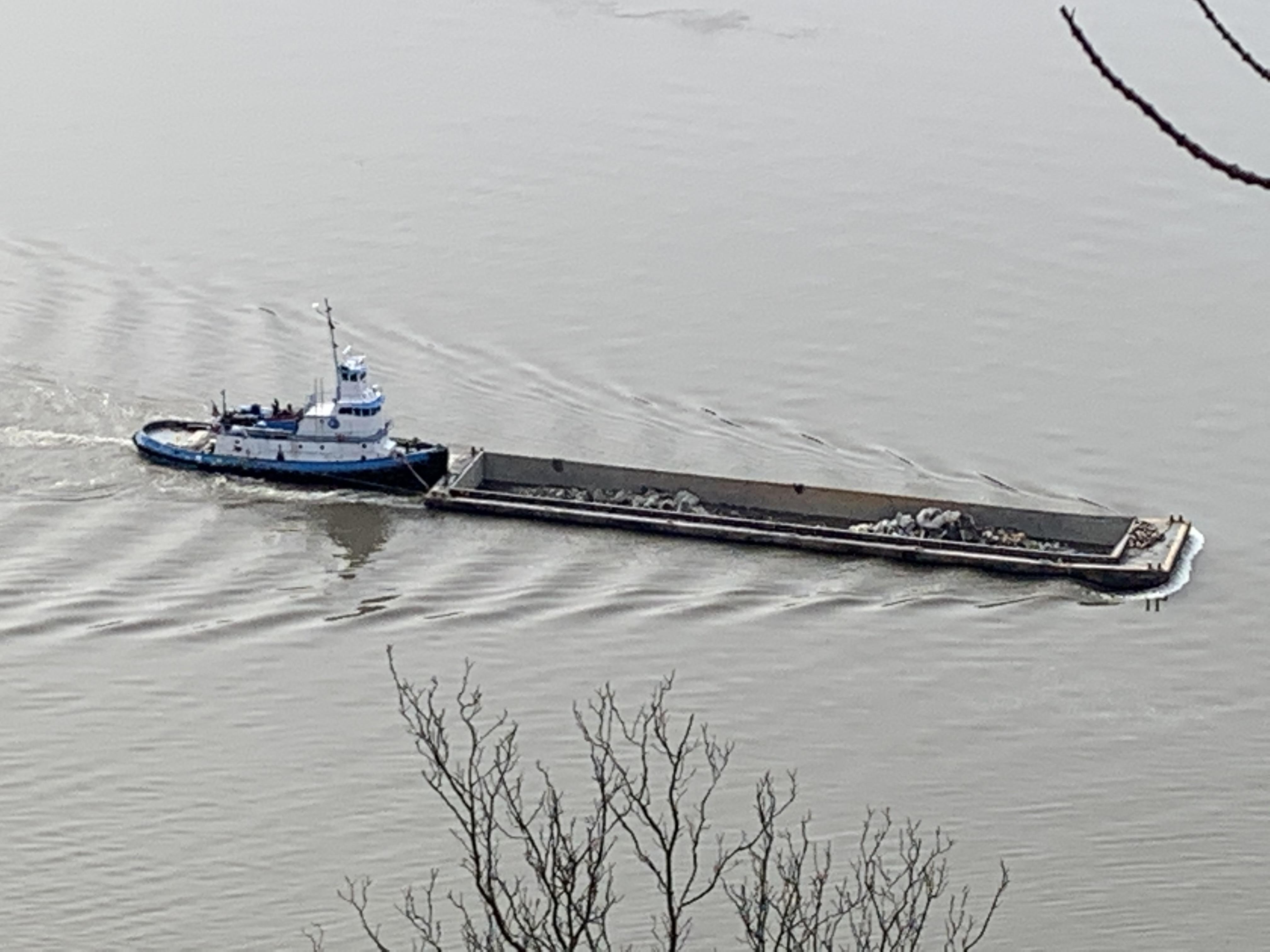 Northbound on the Hudson River | Scrolller