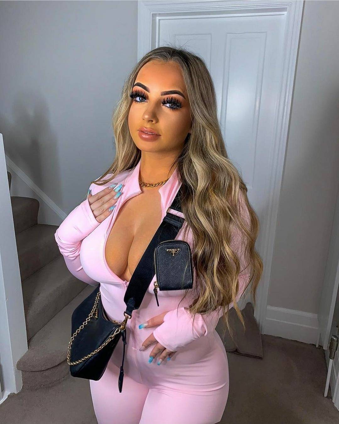 Not sure a caption is necessary... | Scrolller