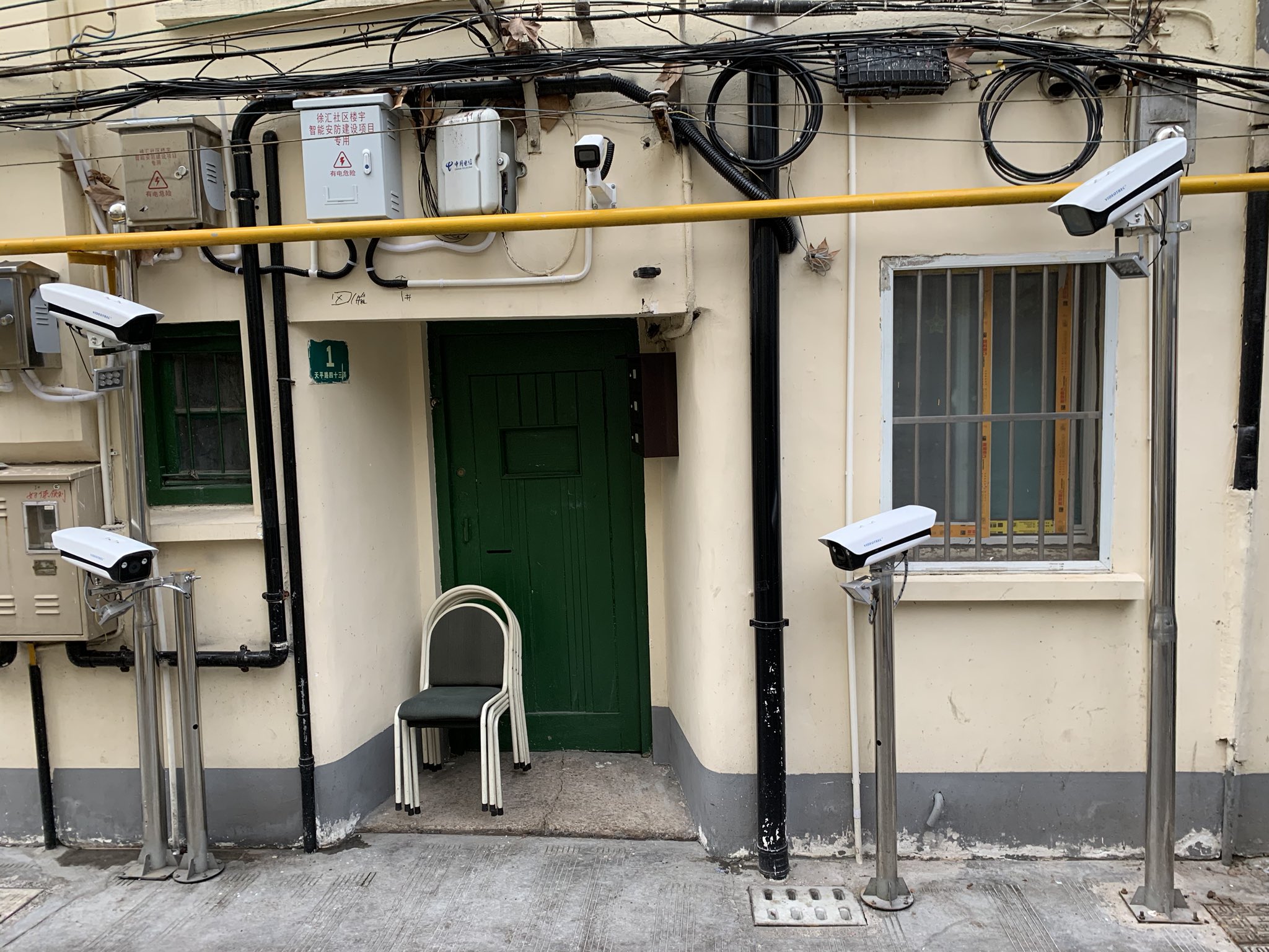 Not taking any chance | Scrolller