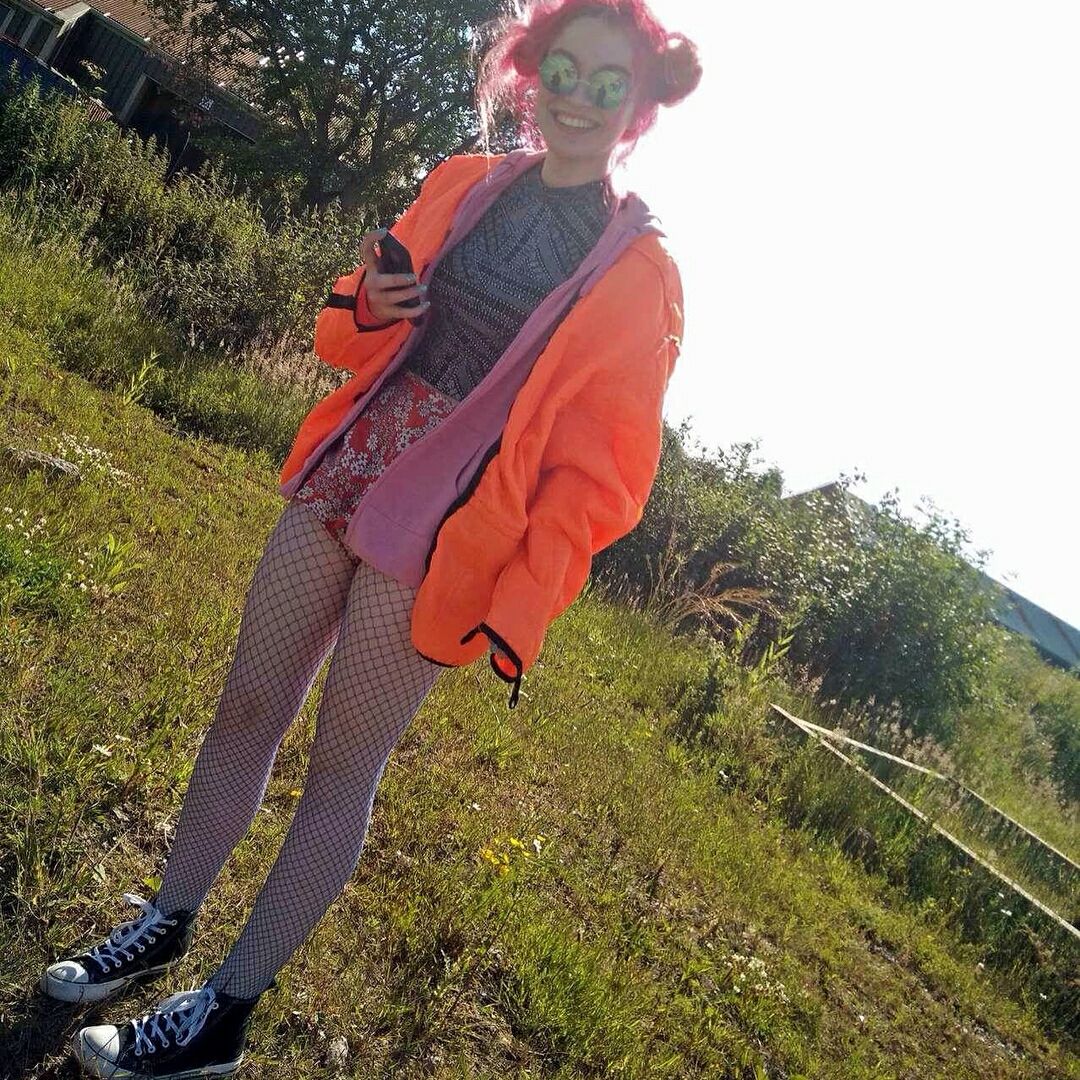 Not too emo x | Scrolller