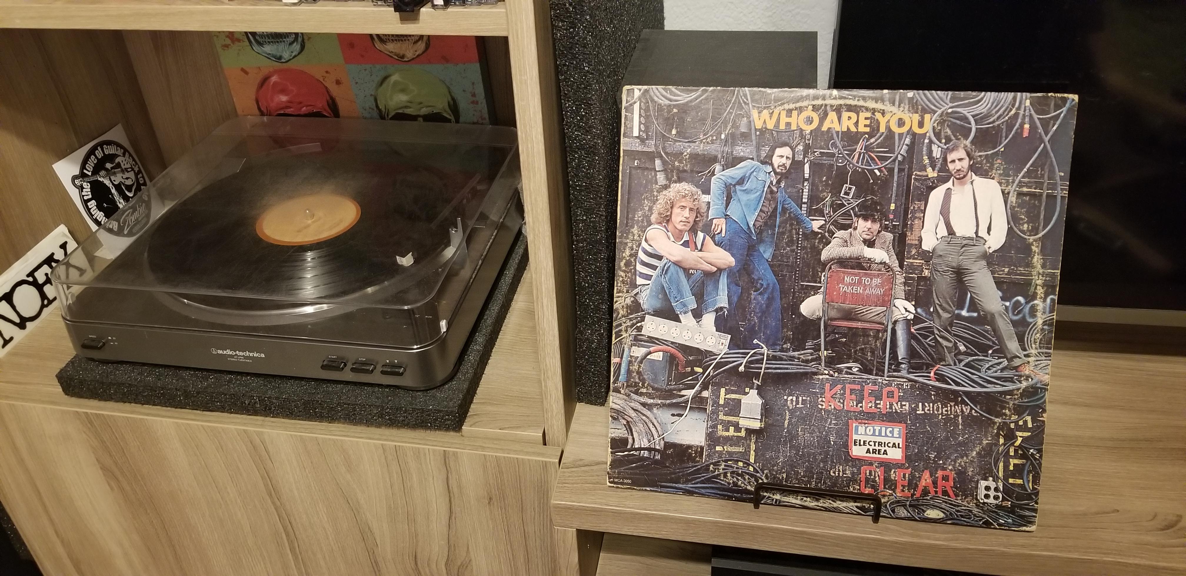 Now spinning | Scrolller